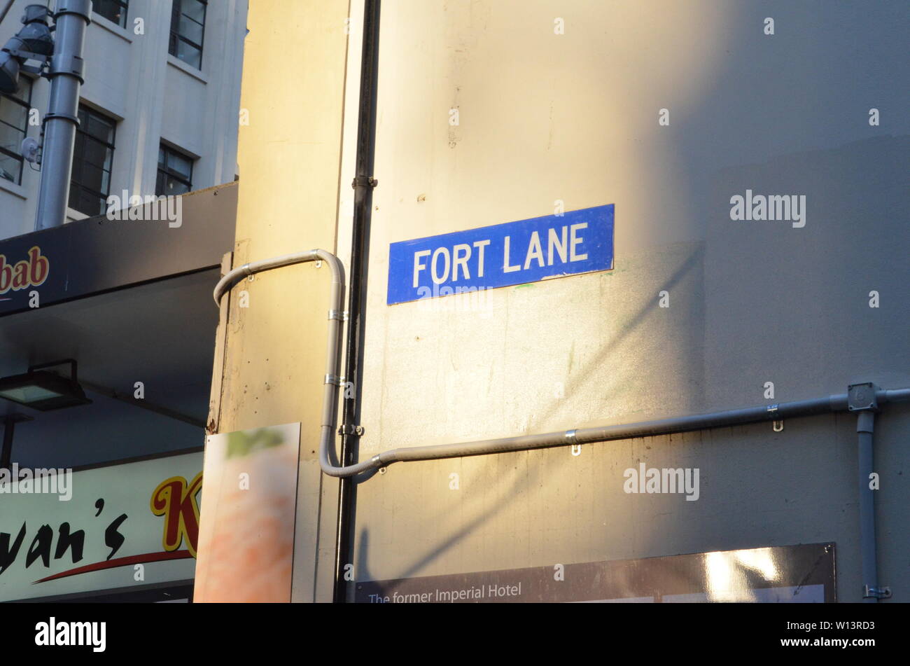 'Fort Lane' Street Signage in Auckland Stock Photo - Alamy