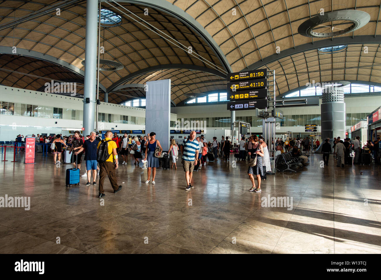 airport departure area Stock Photo - Alamy