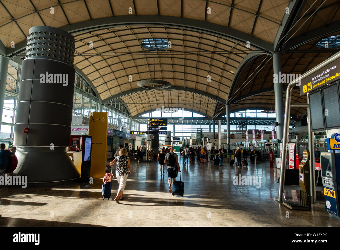 airport departure area Stock Photo - Alamy