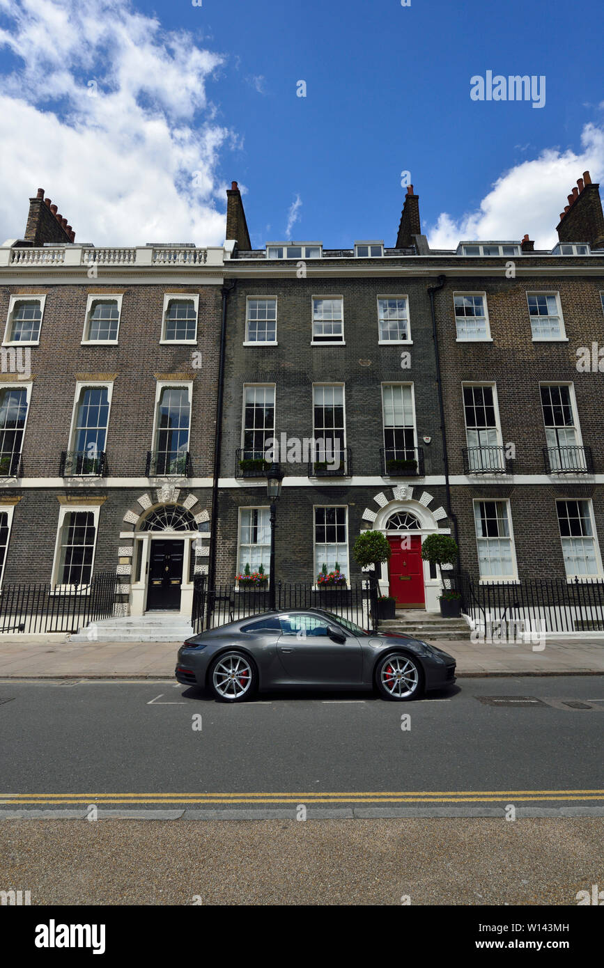 Porsche square hi-res stock photography and images - Alamy