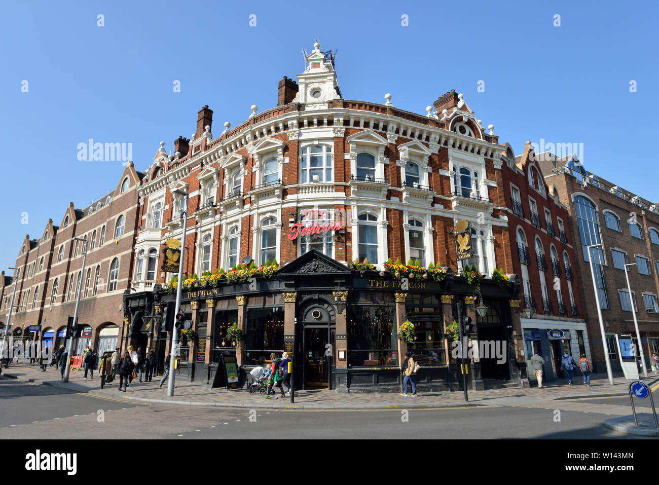 Pub the falcon london hi-res stock photography and images - Alamy