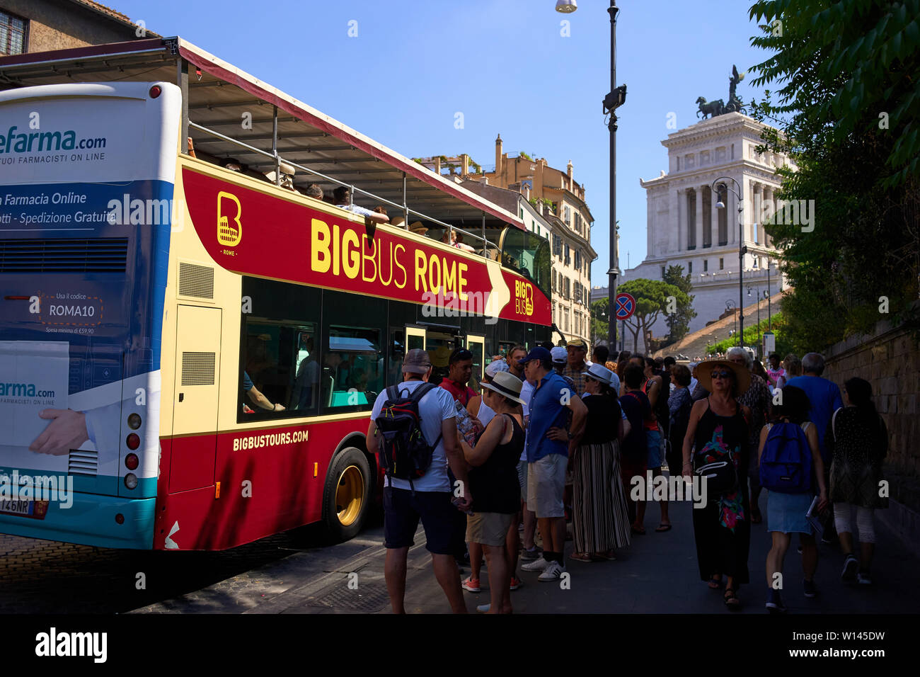 Tourist bus in Rome Stock Photo - Alamy