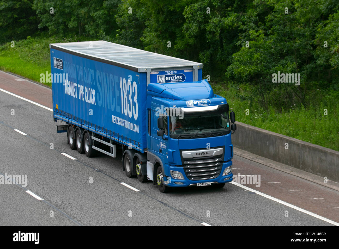 Menzies Distribution Lorry High Resolution Stock Photography and Images ...