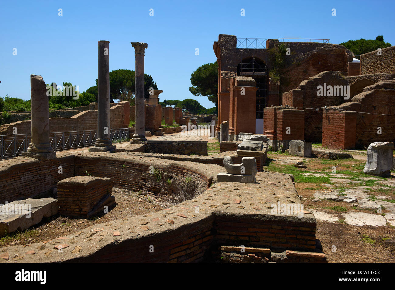 Ancient roman port hi-res stock photography and images - Alamy