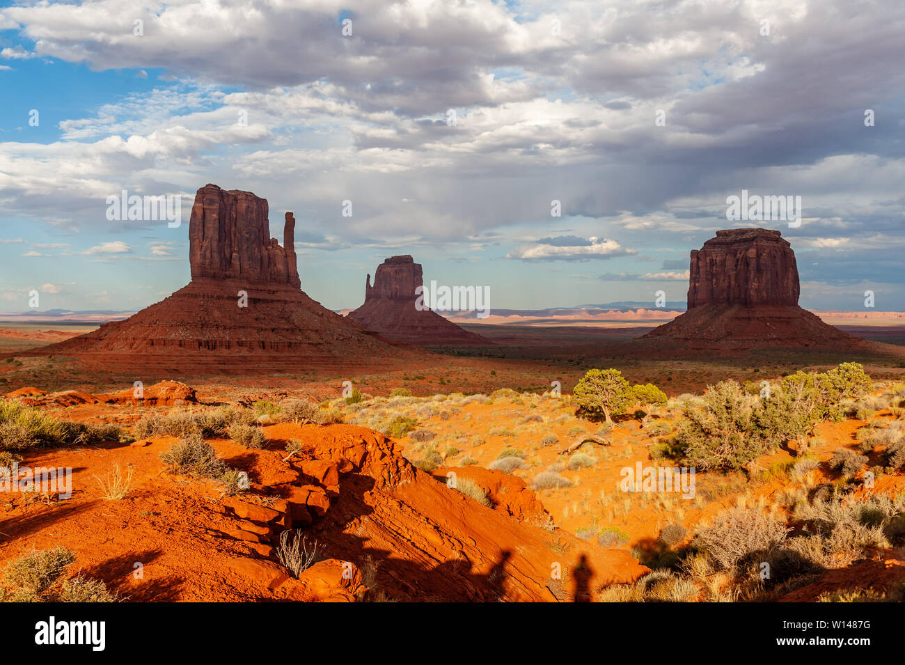 The famous Merrick and Mittens Buttes from monument valley basking in ...