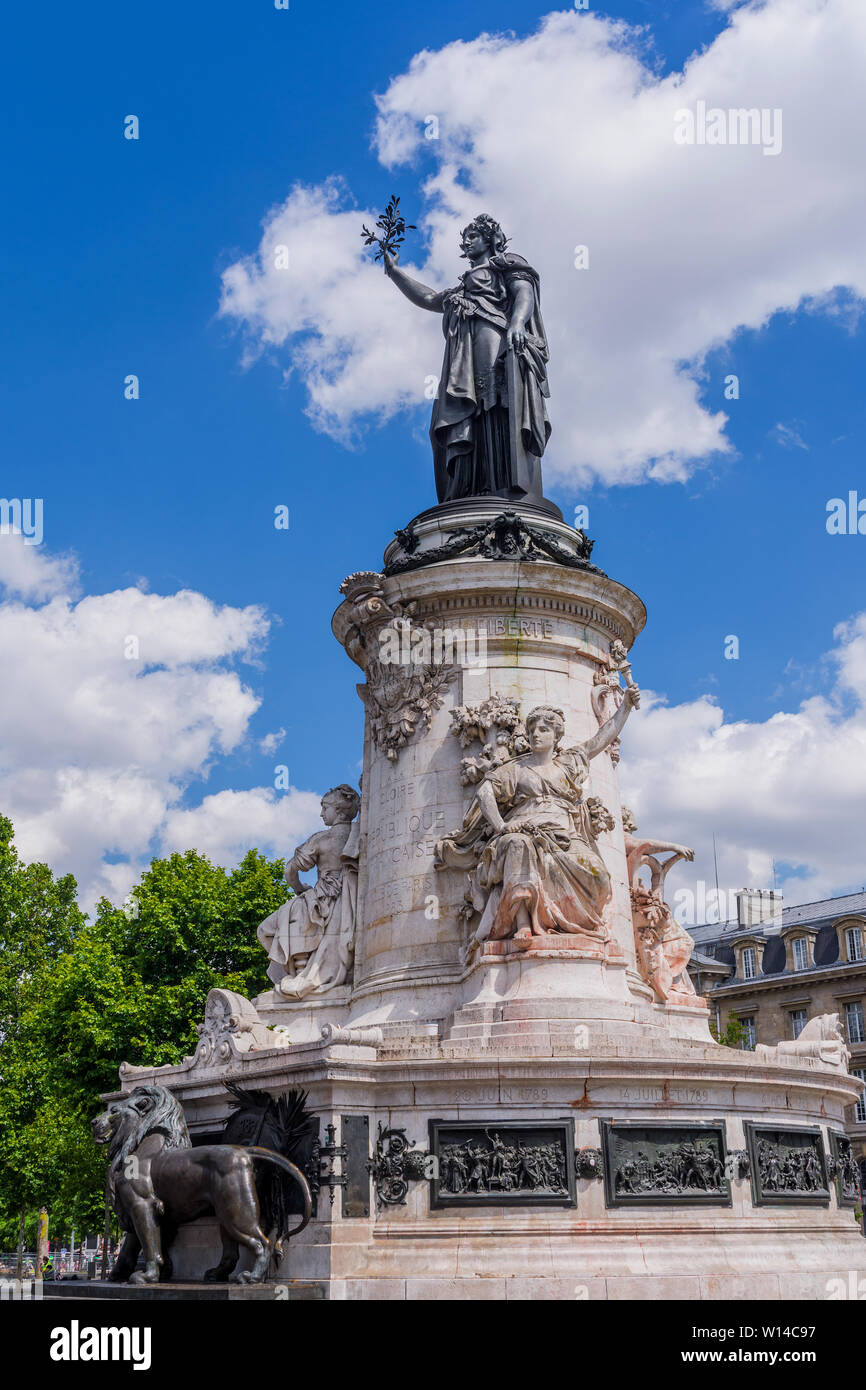 Marianne monument a la republique hi-res stock photography and images - Alamy