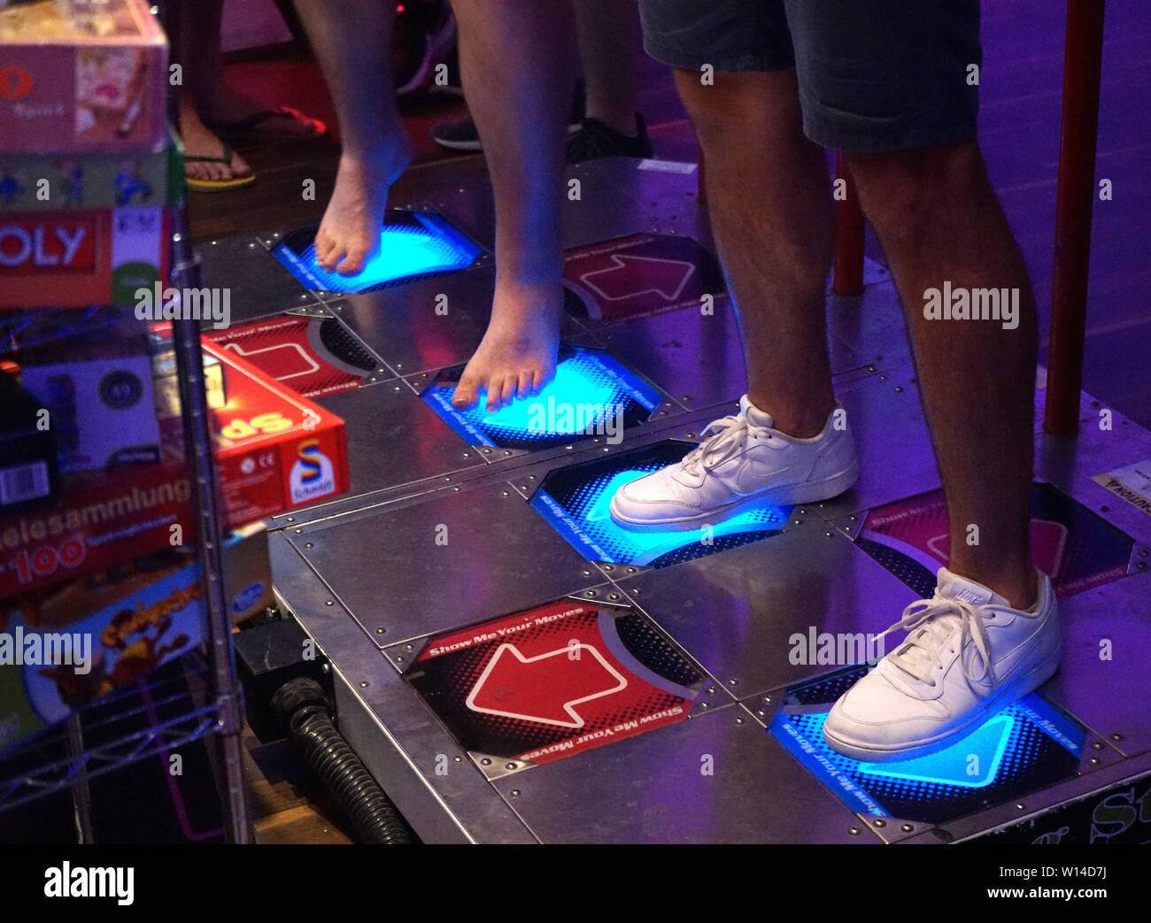 Dance dance revolution computer hi-res stock photography and images - Alamy