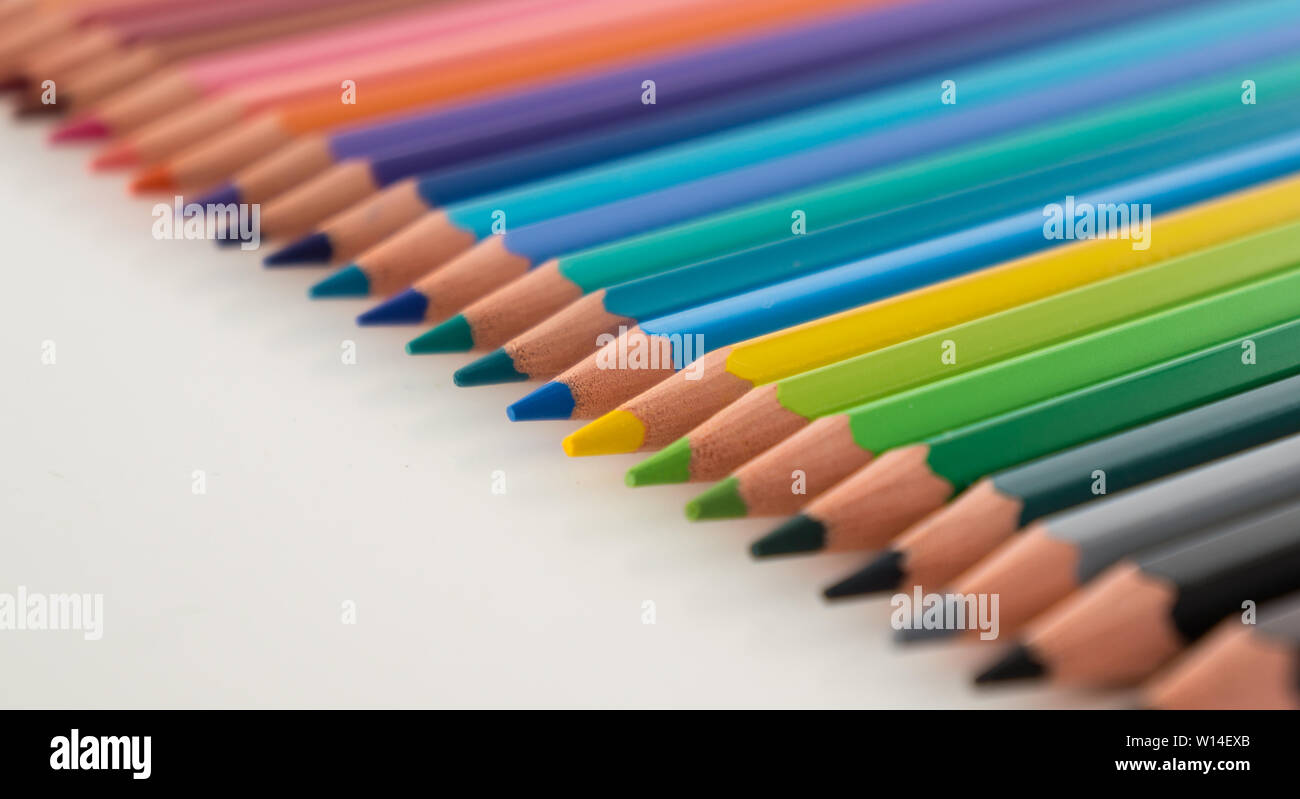 Pencils lined up hi-res stock photography and images - Alamy