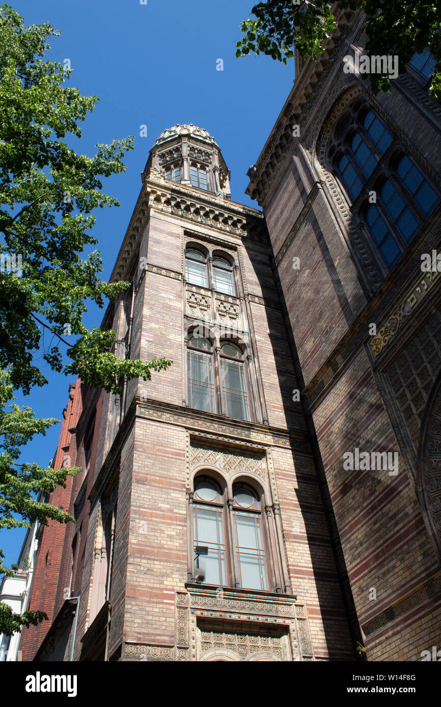 The Neue Synagoge - New Synagogue on Oranienburger Straße Berlin ...