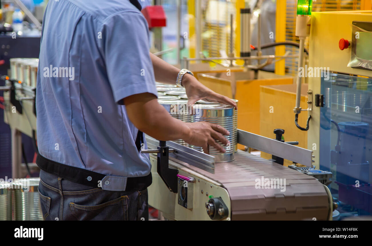 Can food production line hi-res stock photography and images - Alamy