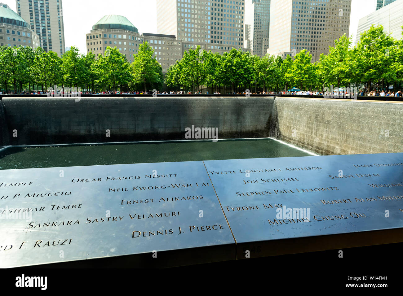 911 memorial museum new york exterior hi-res stock photography and ...