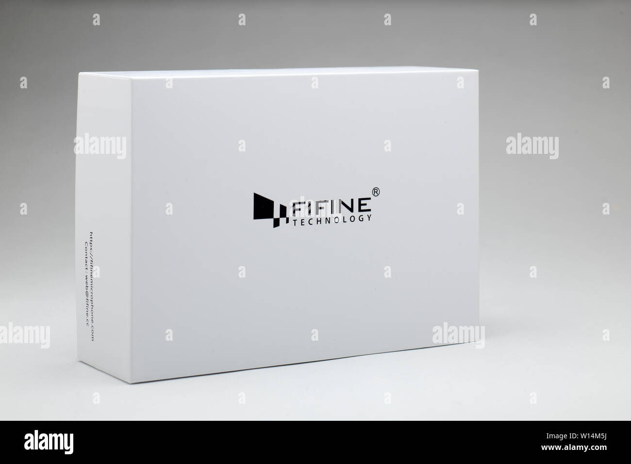 Fifine box for a condenser microphone Stock Photo - Alamy
