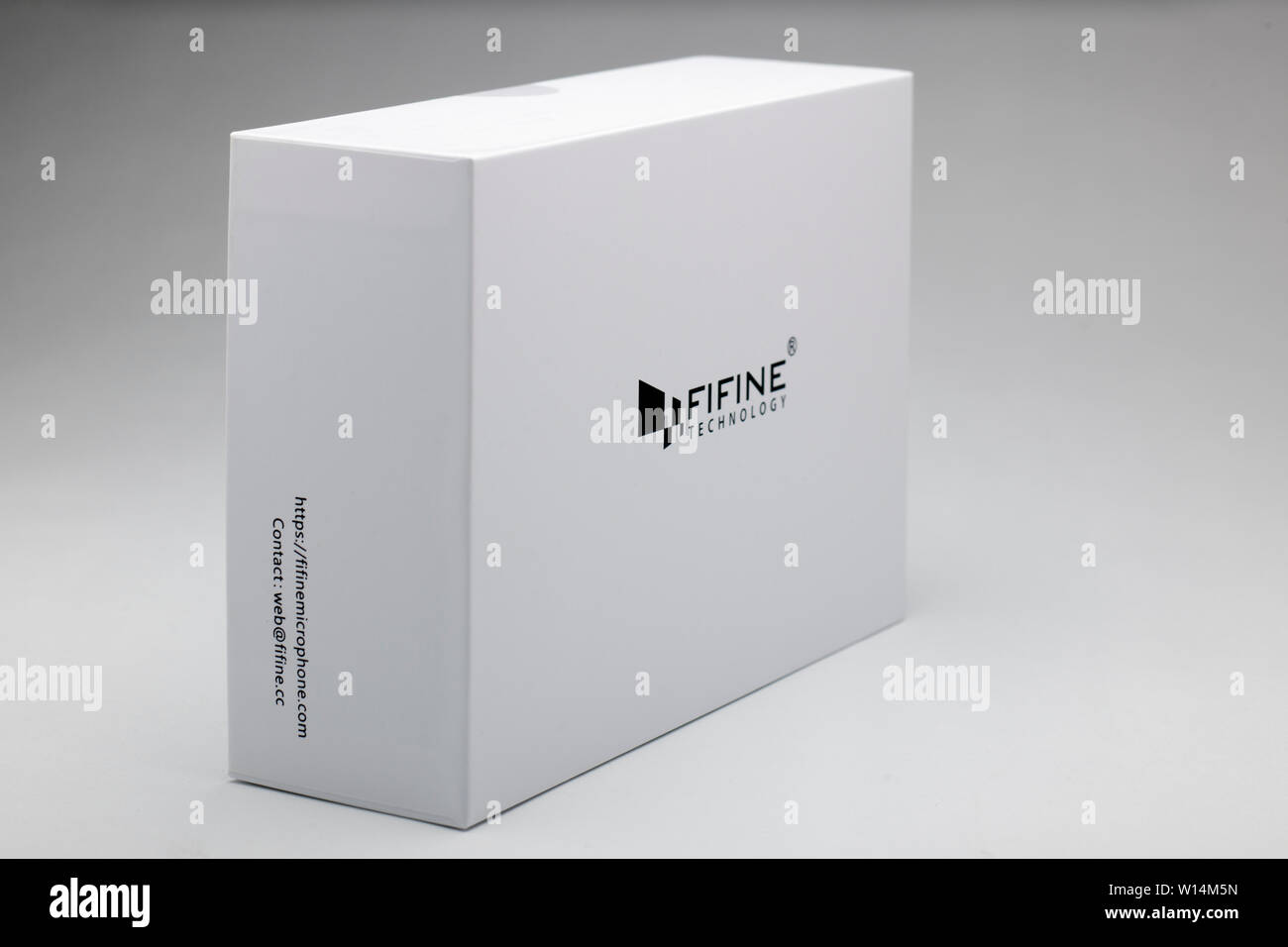 Fifine box for a condenser microphone Stock Photo - Alamy