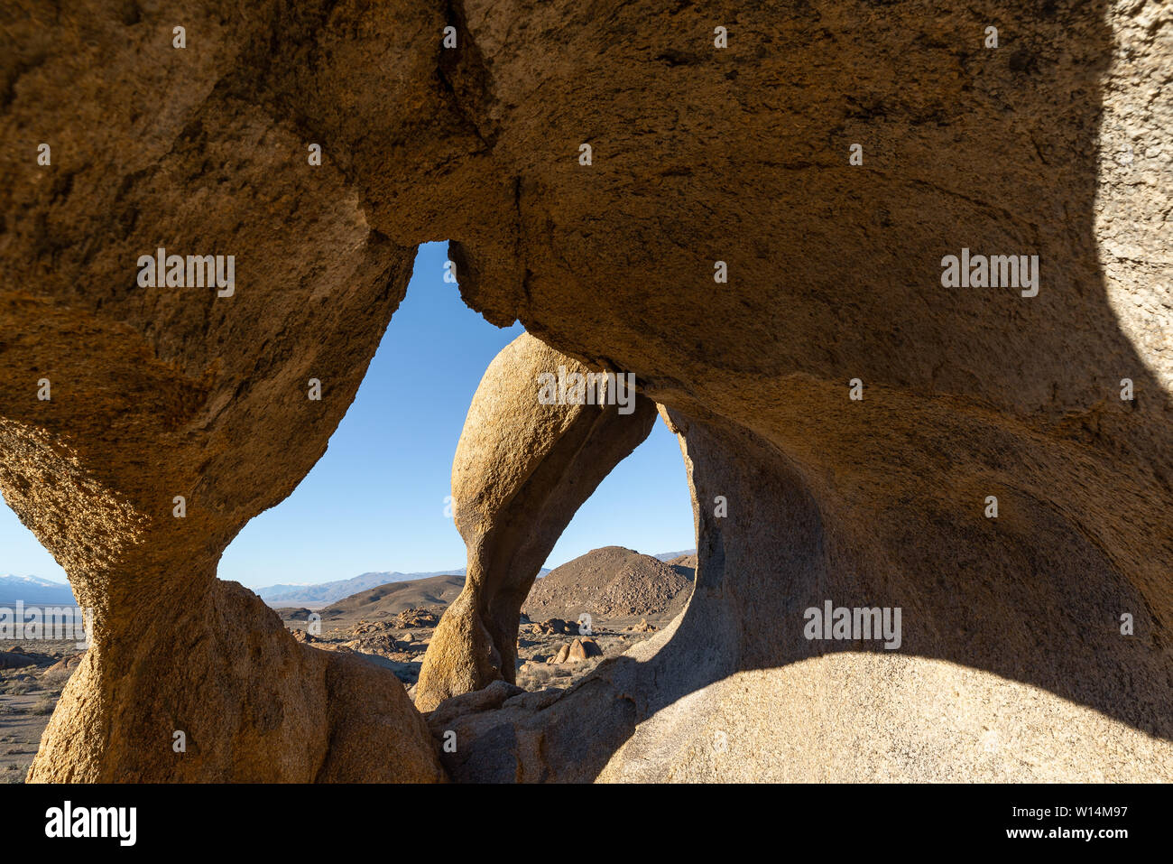 Cyclop's Skull Arch in Alabama Hills, California, USA Stock Photo - Alamy