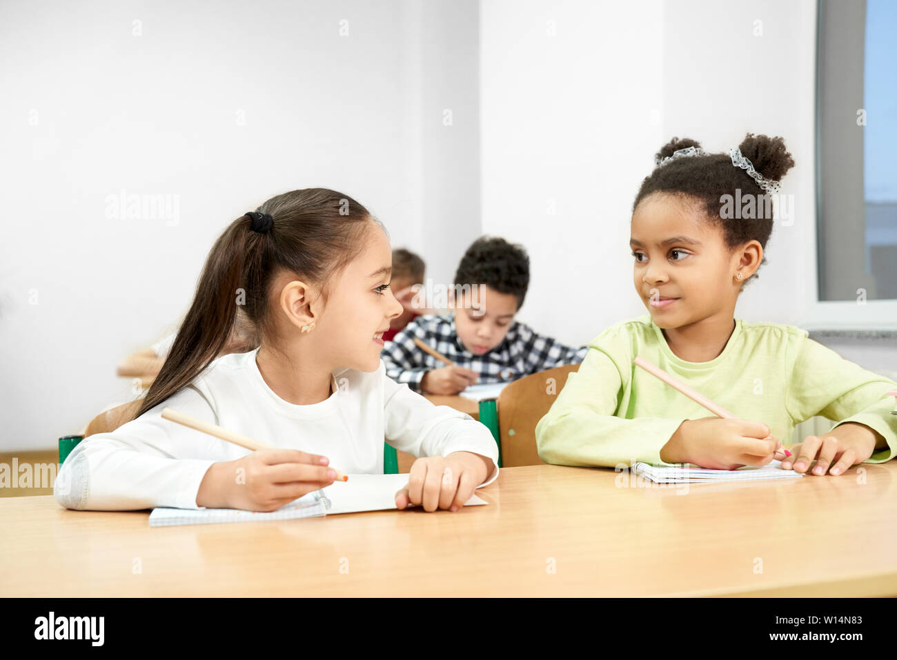 Kids writing test hi-res stock photography and images - Alamy