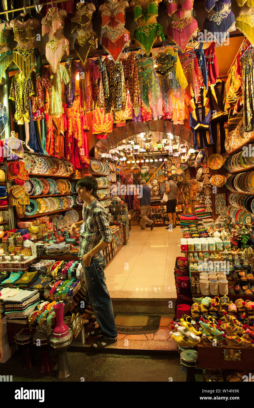 Stall in the grand bazaar Istanbul Stock Photo - Alamy