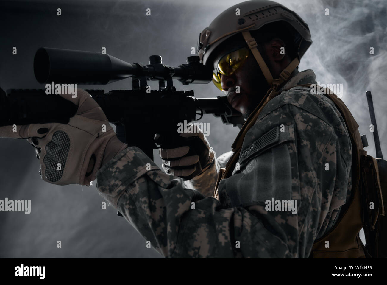 American soldier standing side view hi-res stock photography and images ...