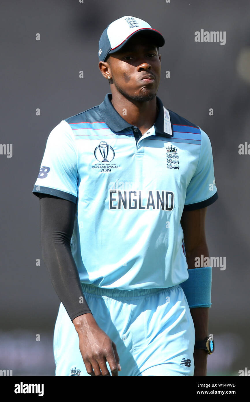 Jofra archer england looks hi-res stock photography and images - Alamy