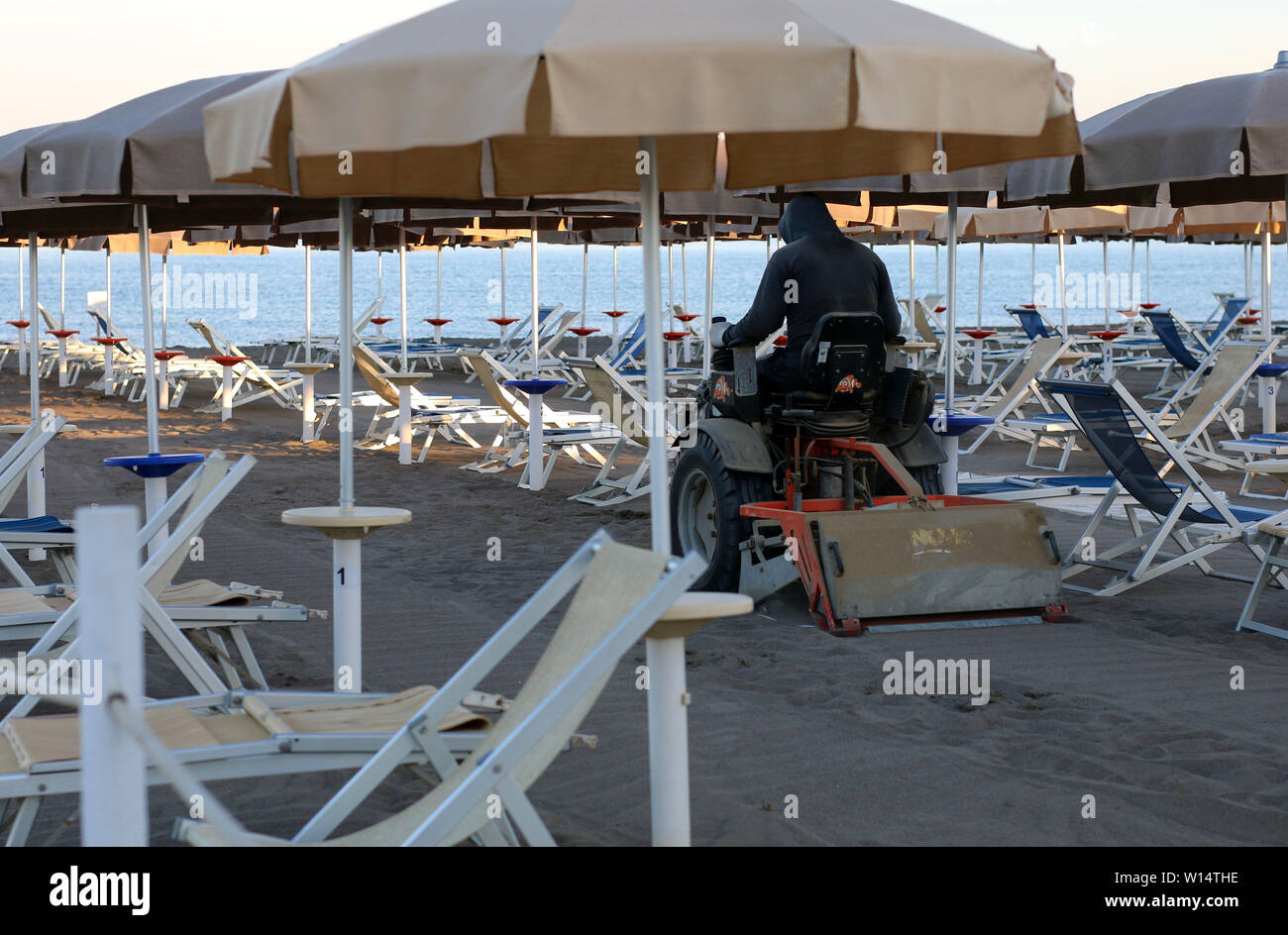 Beach cleaning machine hi-res stock photography and images - Alamy