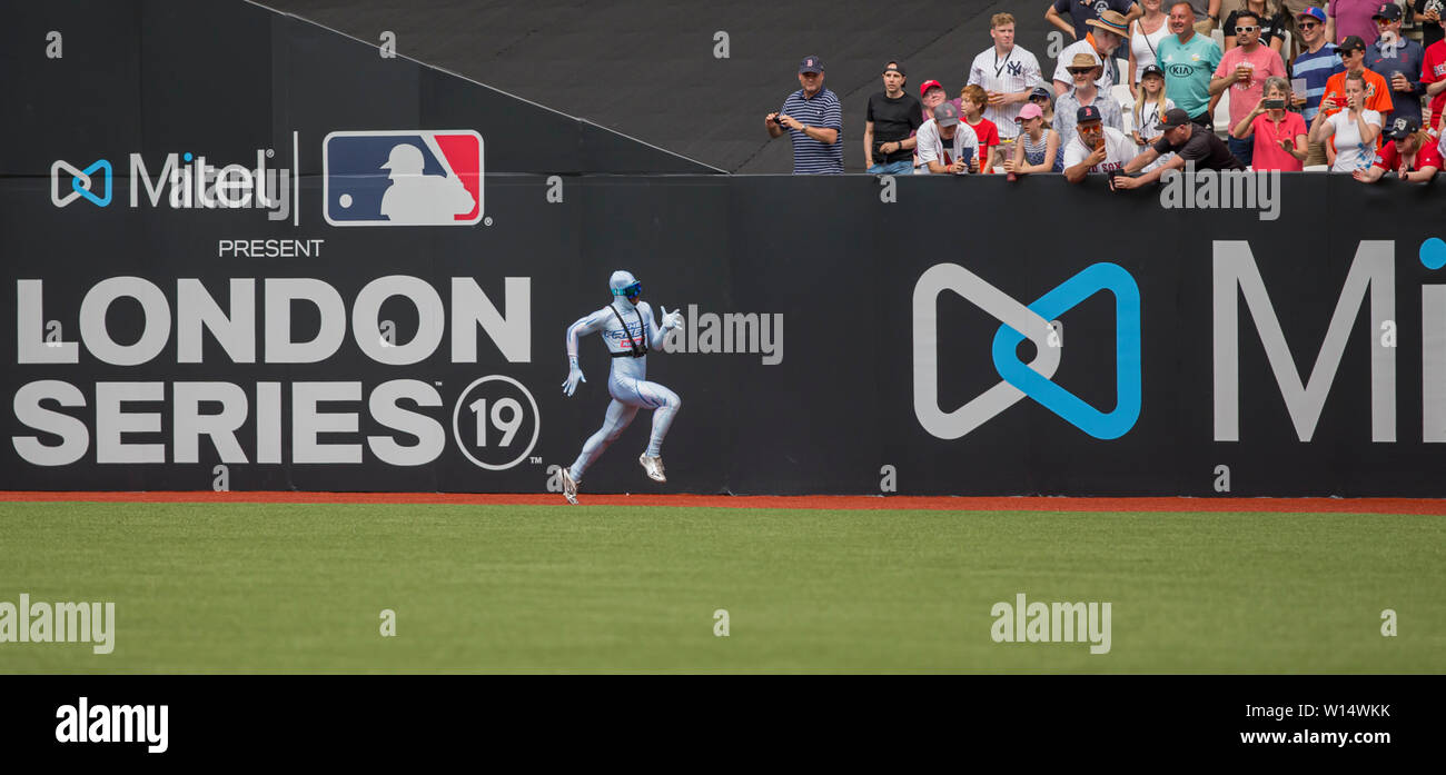 Mr freeze hi-res stock photography and images - Alamy