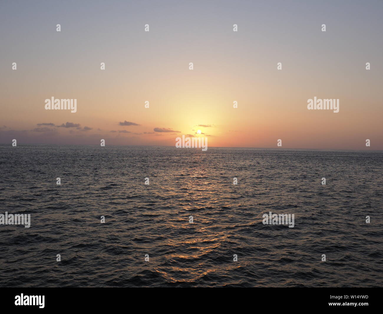 Nice sunset ocean sunrise hi-res stock photography and images - Alamy