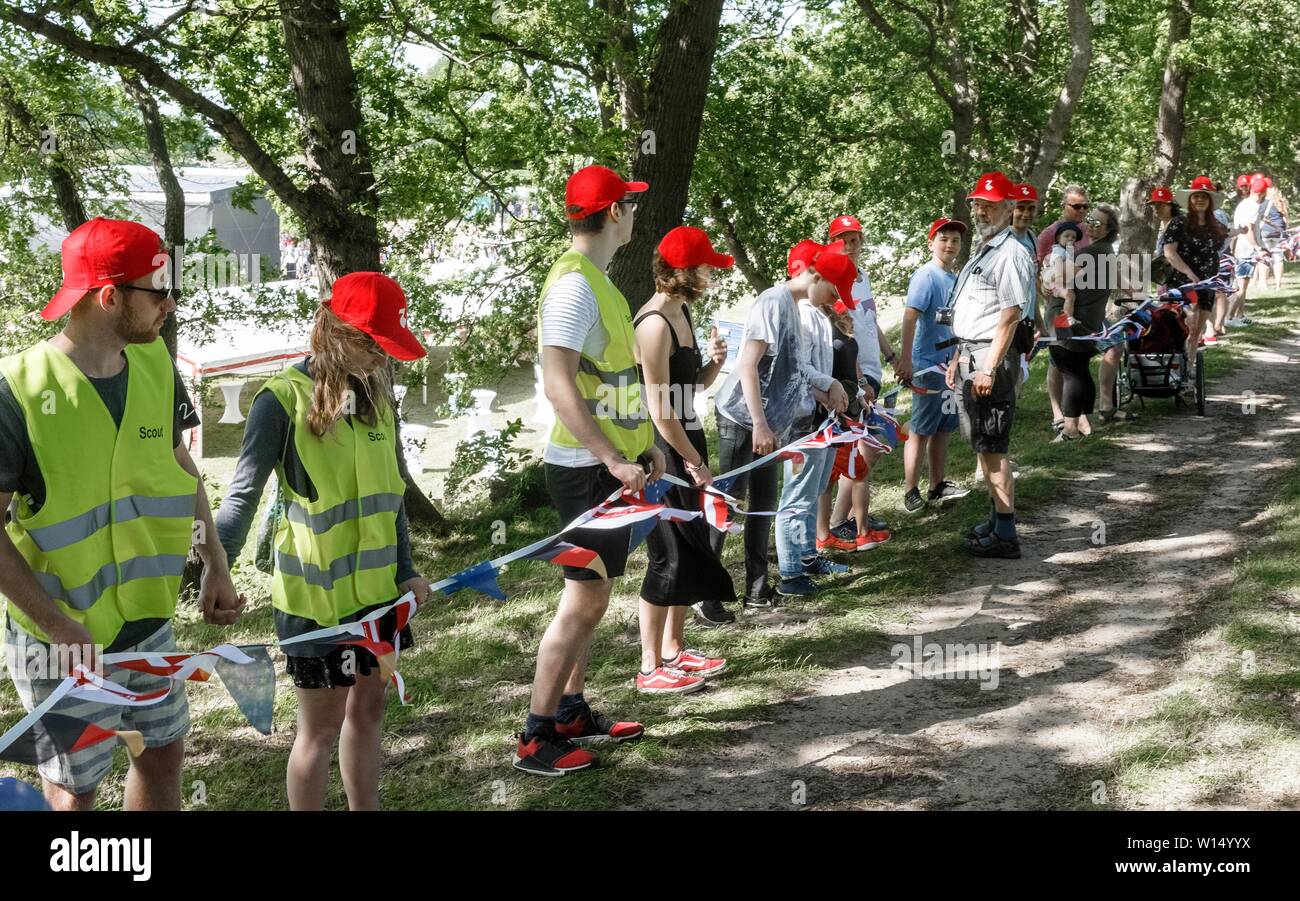 Official handing hi-res stock photography and images - Alamy