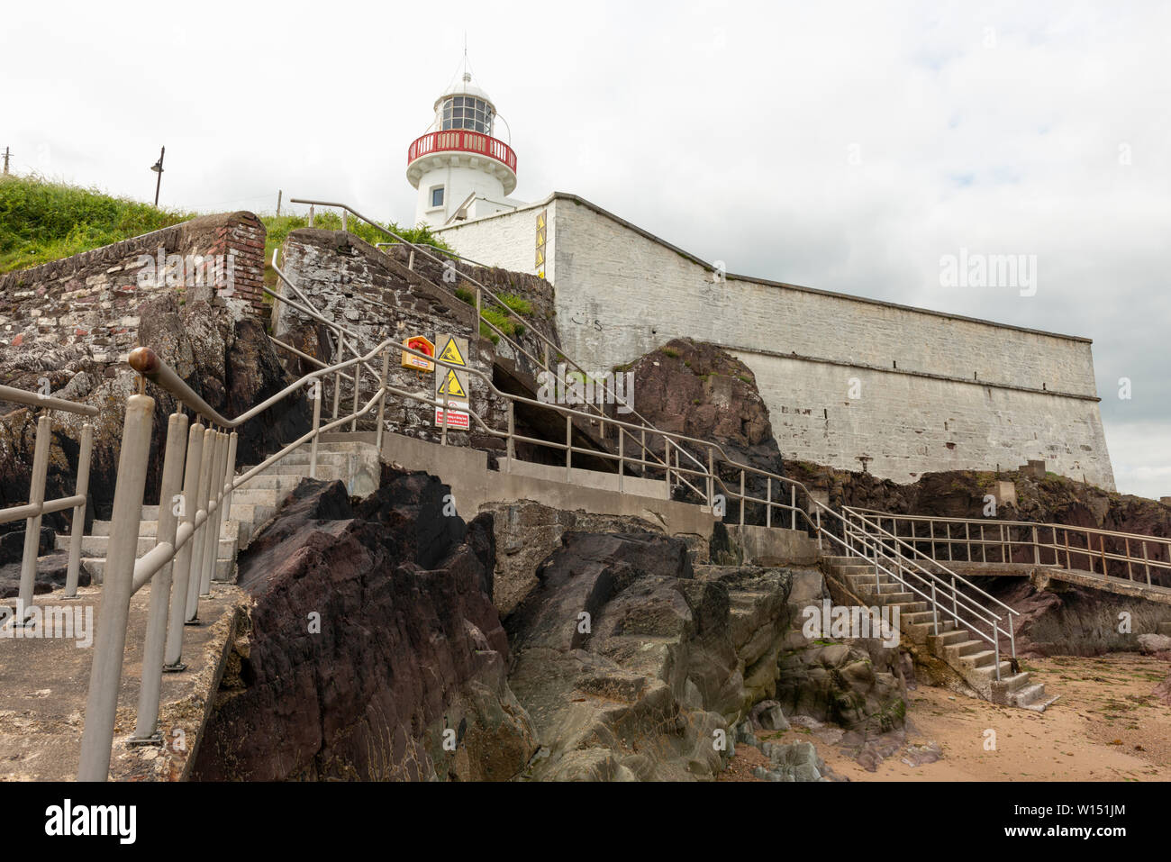Lighthouse at low tide hi-res stock photography and images - Alamy