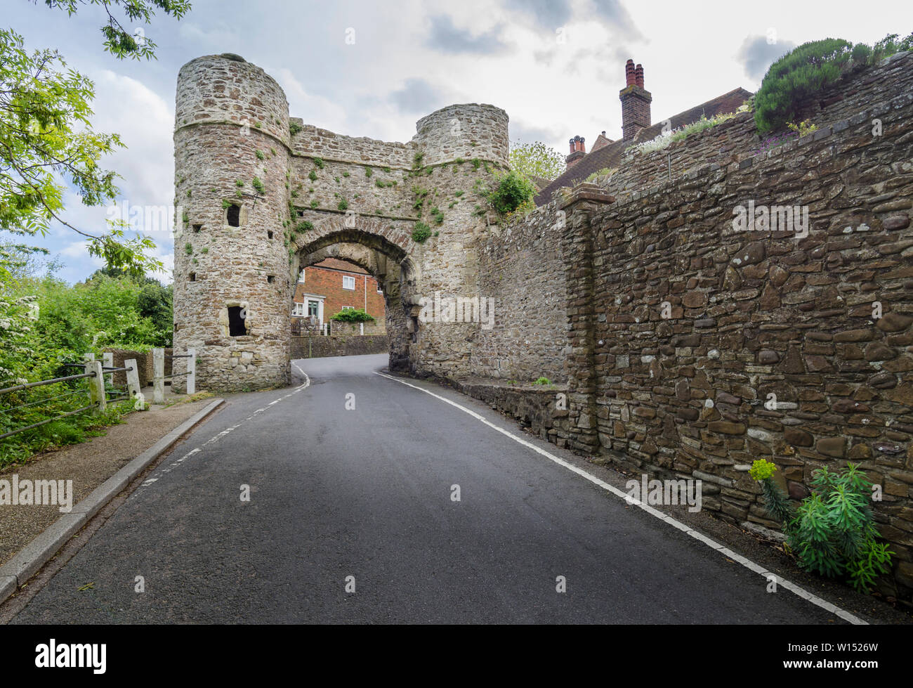 Kent historic medieval architecture stonework hi-res stock photography ...