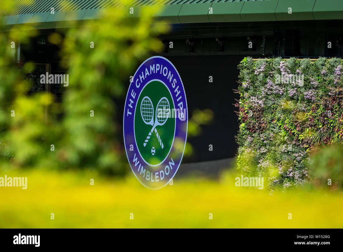 Tennis emblem hi-res stock photography and images - Alamy