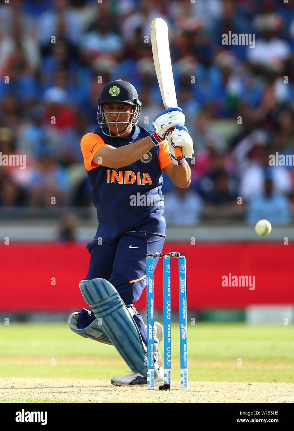 Ms dhoni world cup hi-res stock photography and images - Alamy