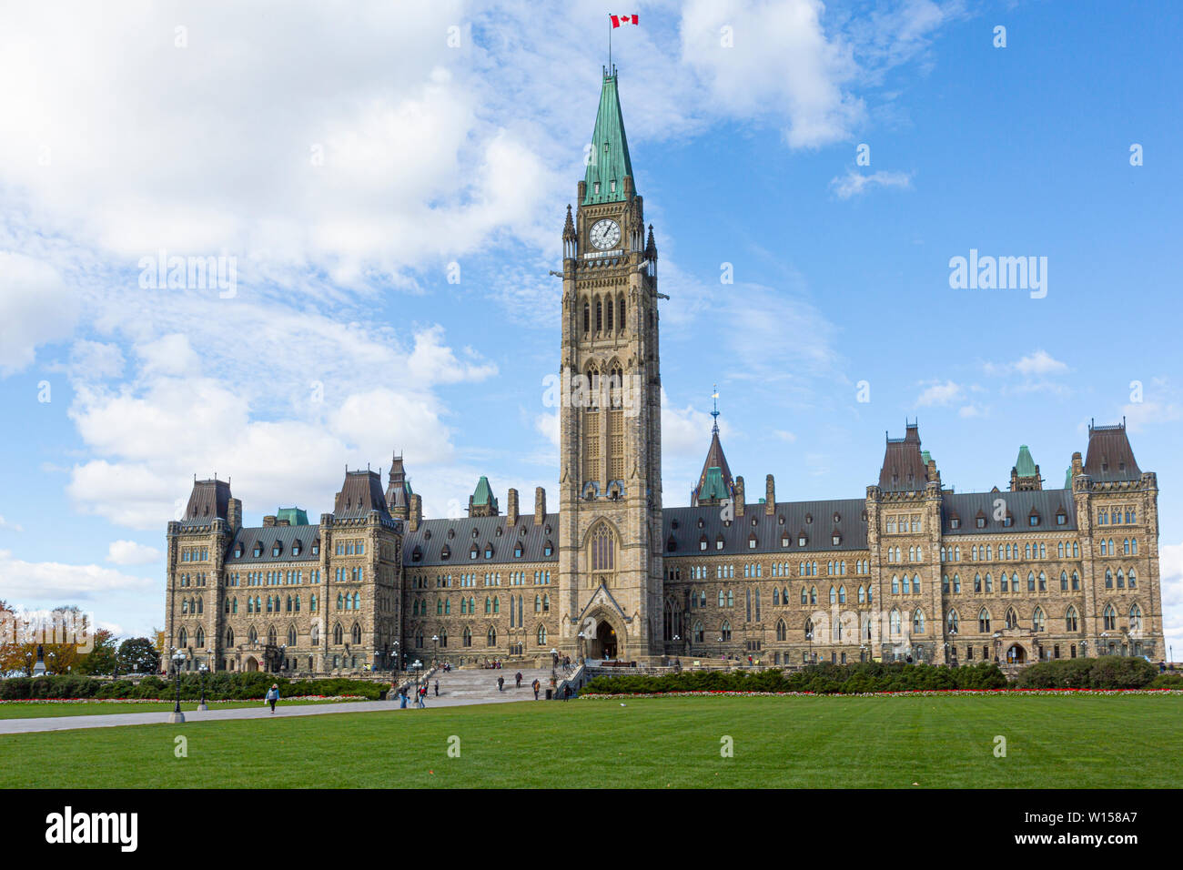 Parliament buildings ottawa canada hi-res stock photography and images ...