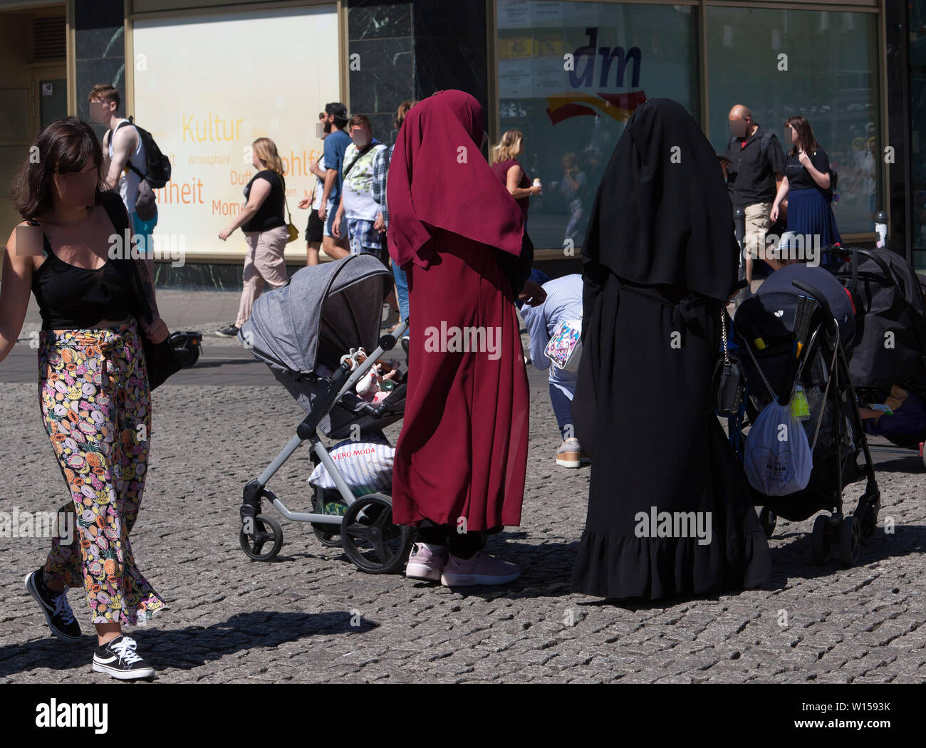 Symbolic photo for the multicultural clothing of women in Berlin ...