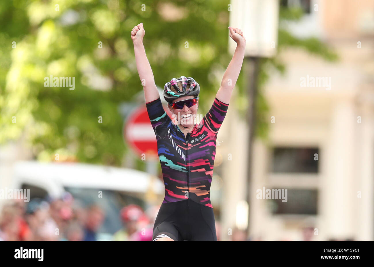Alice Barnes Crosses Line High Resolution Stock Photography and Images ...