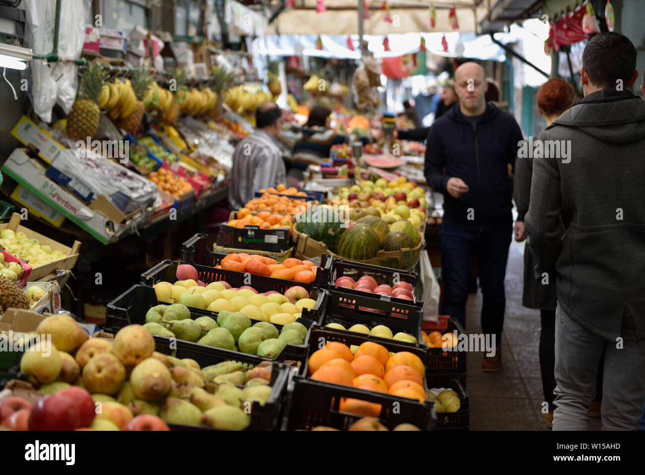 Mercado Do Bolhao, Porto, Portugal Stock Photo - Alamy