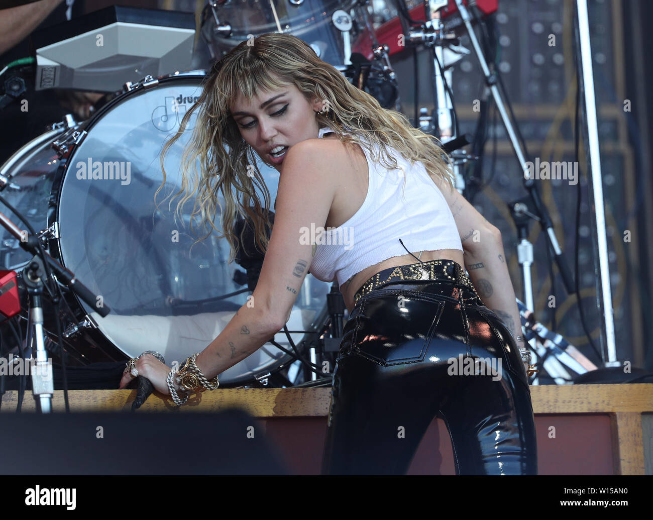 Miley Cyrus performing on the fifth day of the Glastonbury Festival at ...