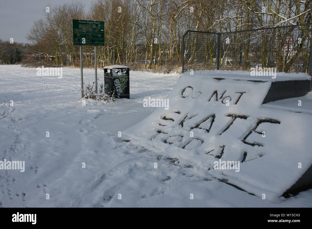 Skate ramp hi-res stock photography and images - Alamy