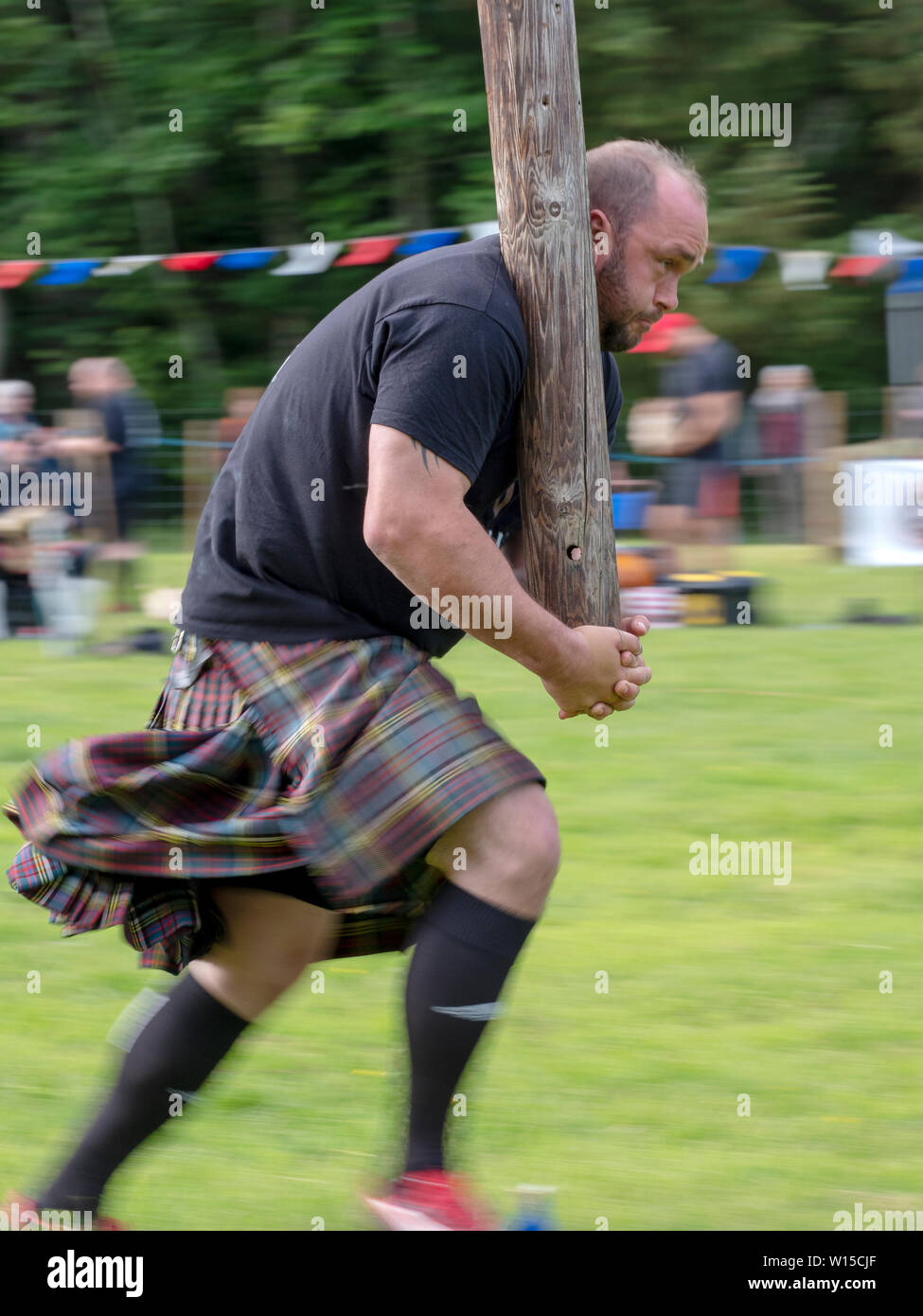 Kilt lifting hi-res stock photography and images - Alamy