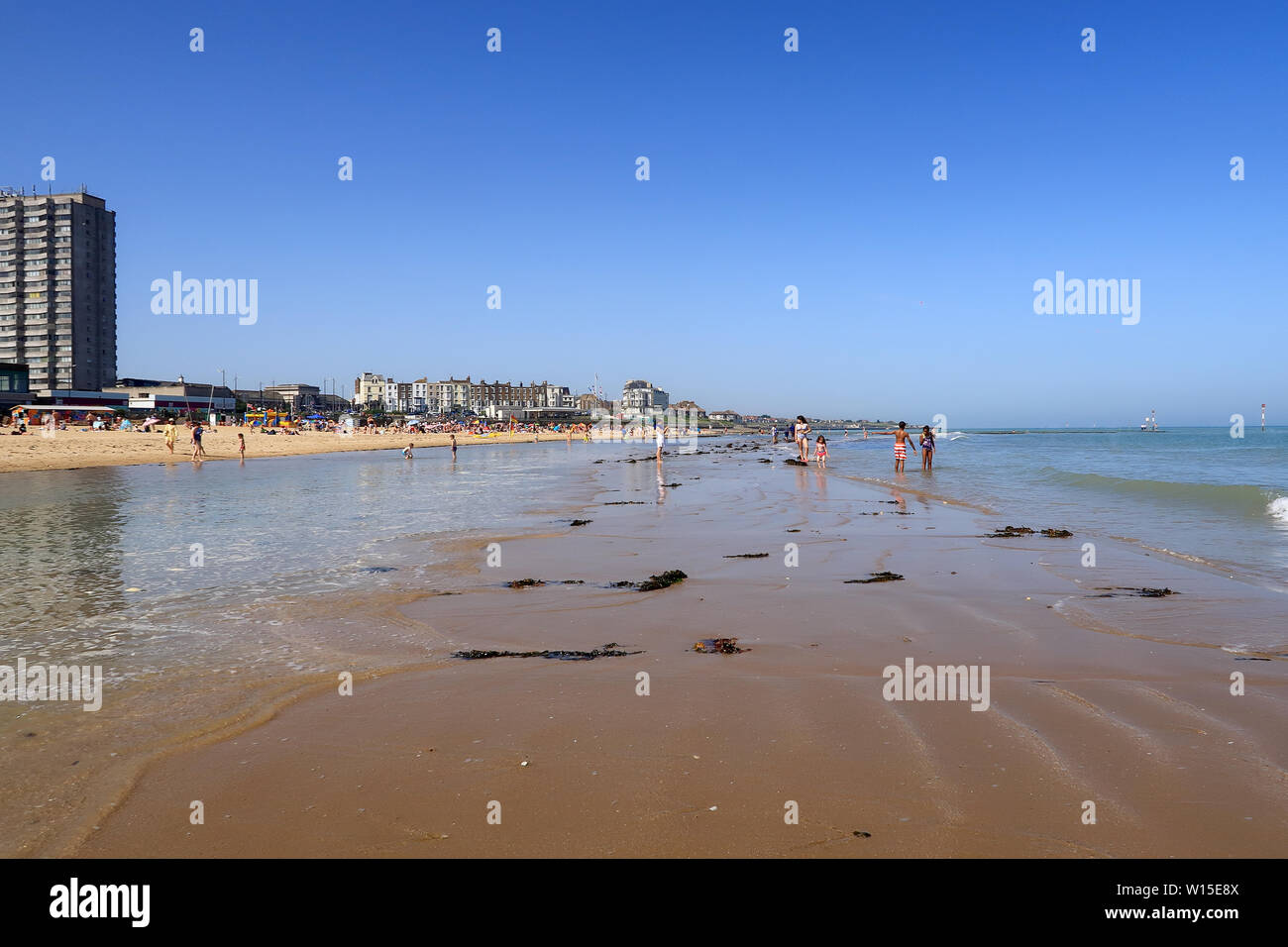 The beach and town view of margate hi-res stock photography and images ...