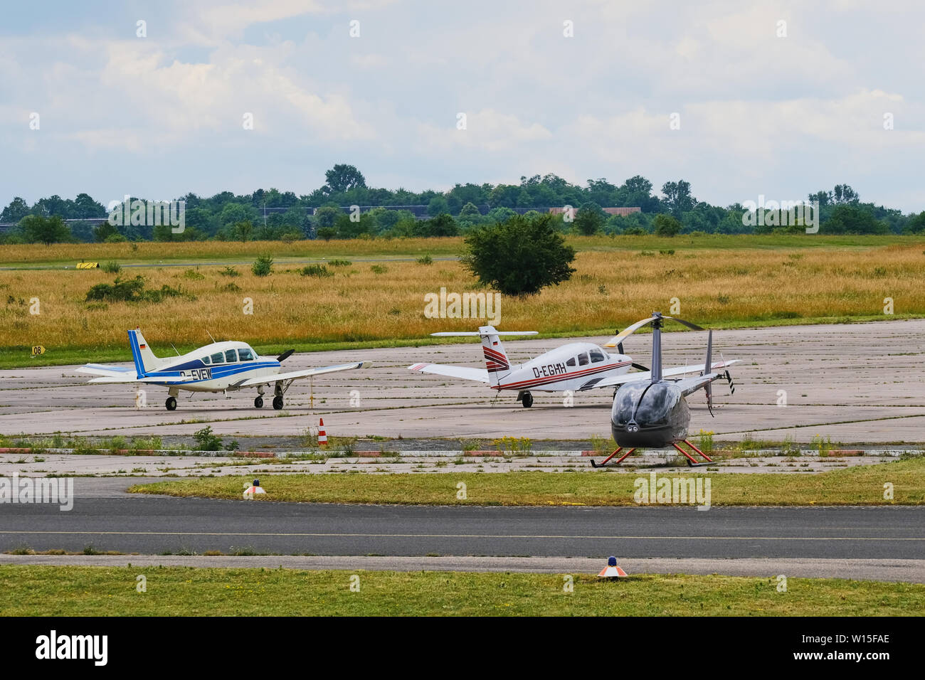 Transport helicopter plane aeroplane airplane propeller hi-res stock ...