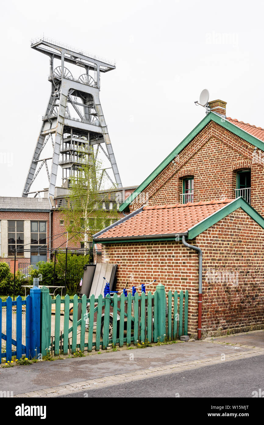 Coal miner houses hi-res stock photography and images - Alamy
