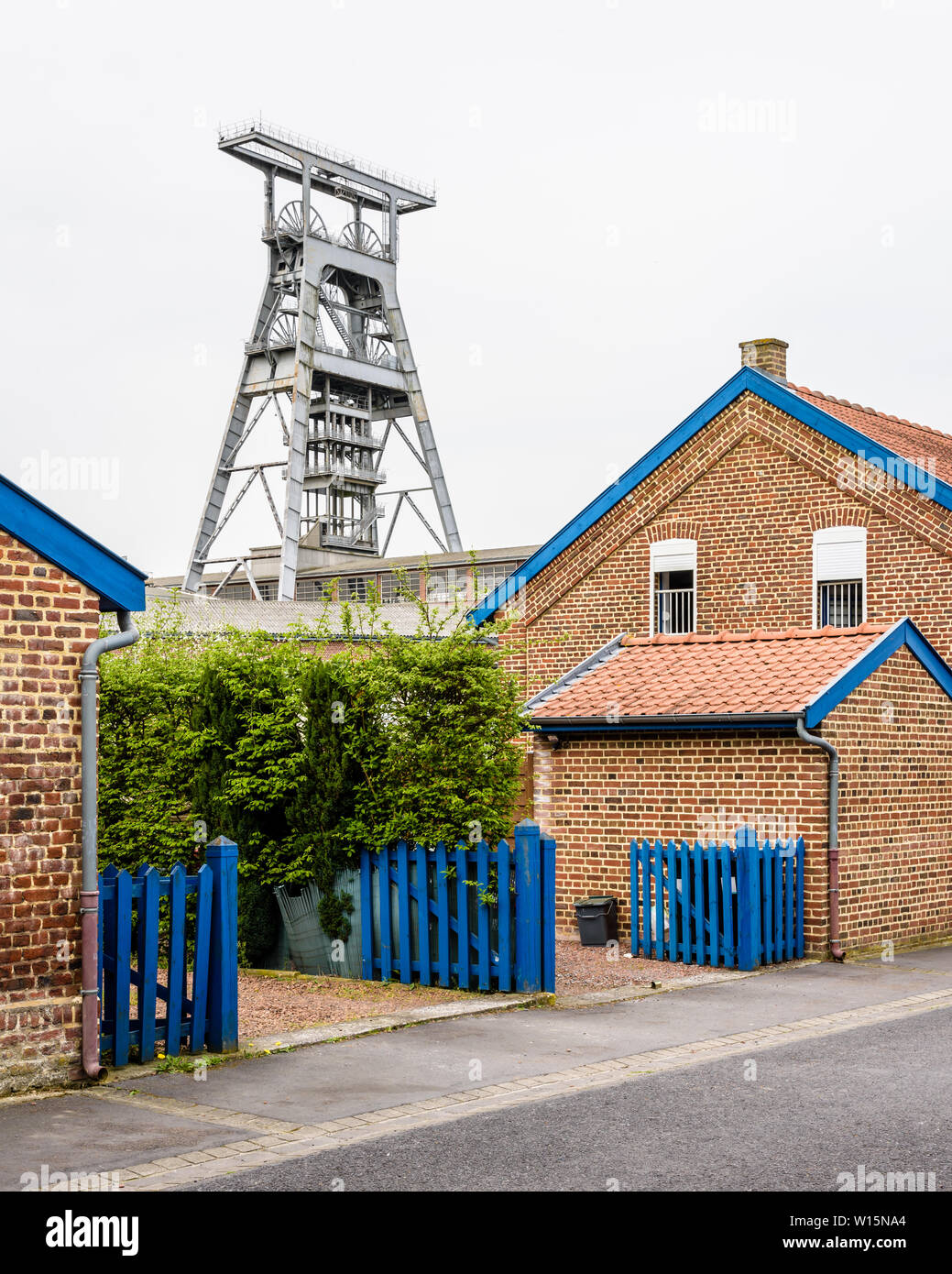 Former semi detached houses hi-res stock photography and images - Alamy