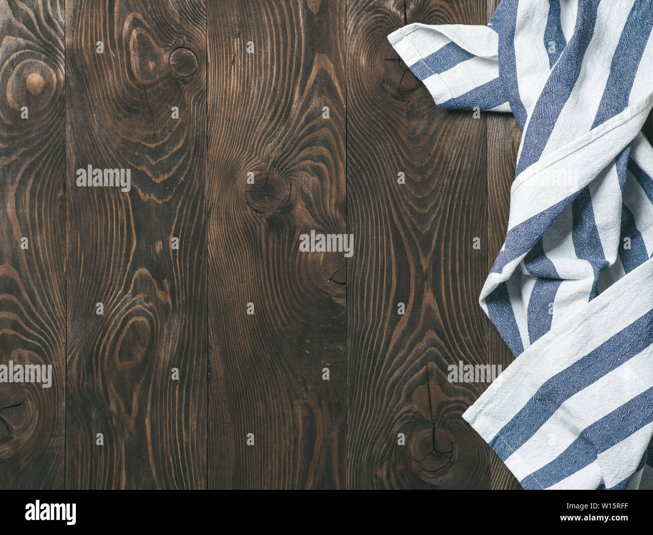 Wooden table top aerial hi-res stock photography and images - Alamy