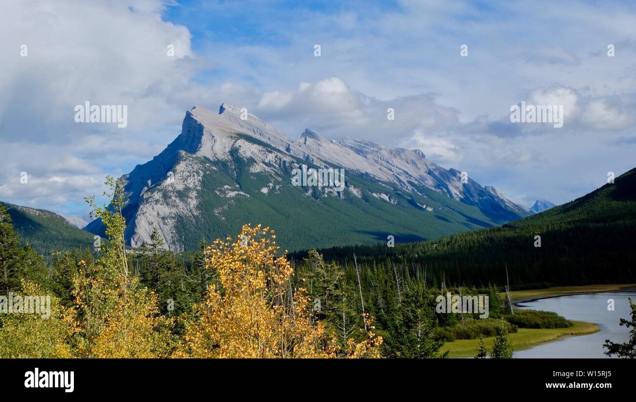 River valley rundle hi-res stock photography and images - Alamy