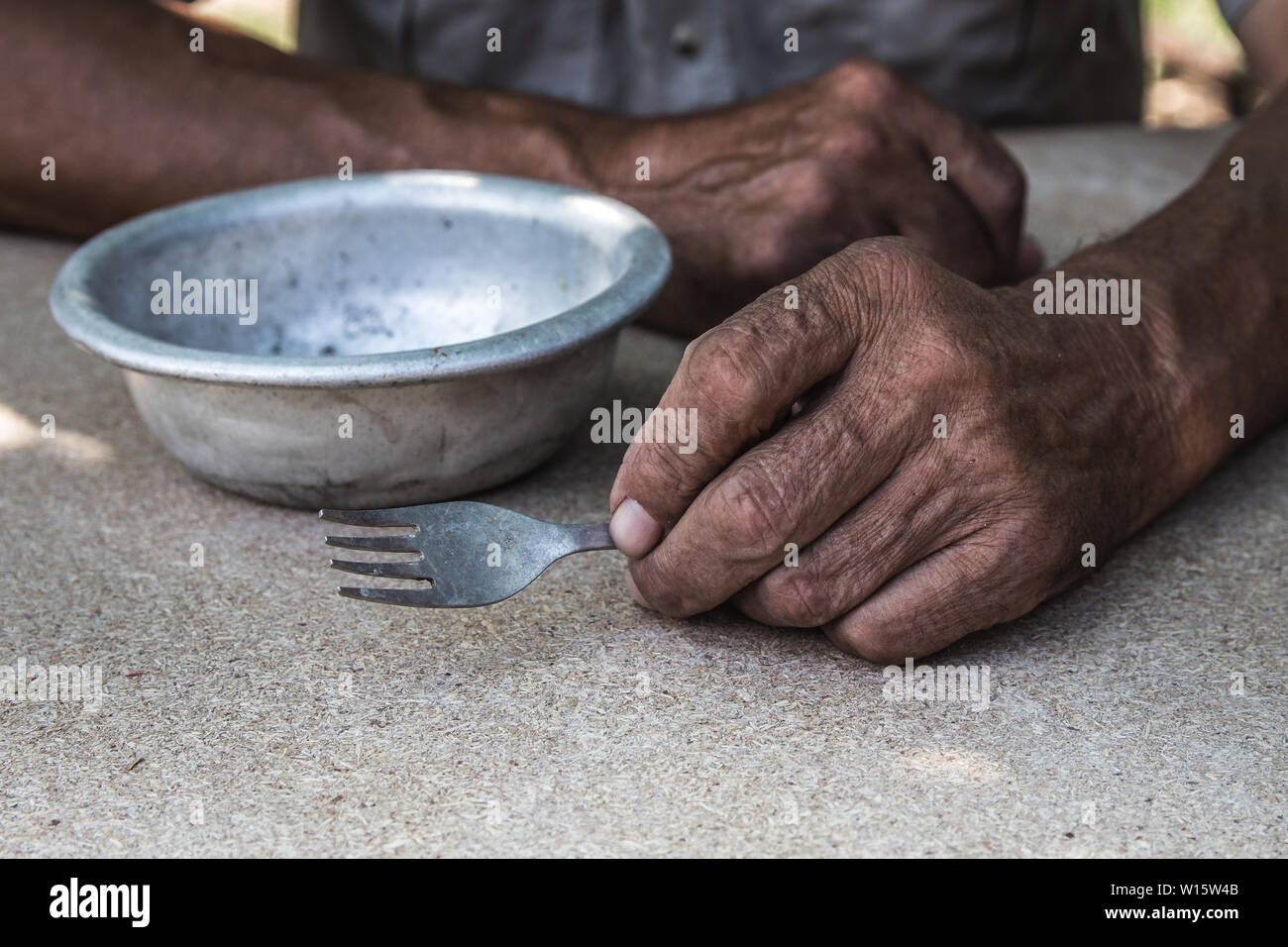 Empty plate poor hi-res stock photography and images - Alamy