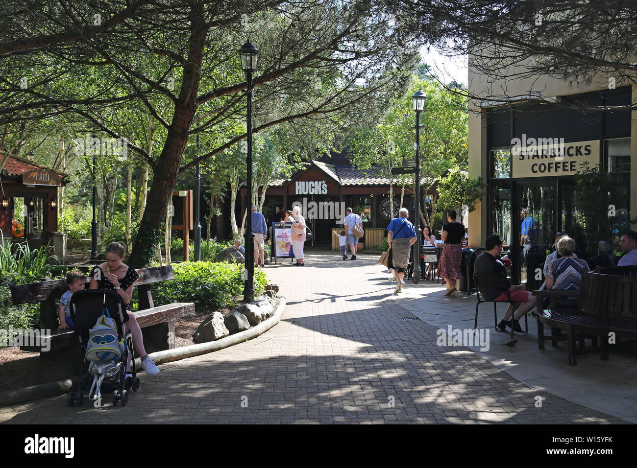 Centre parcs hi-res stock photography and images - Alamy