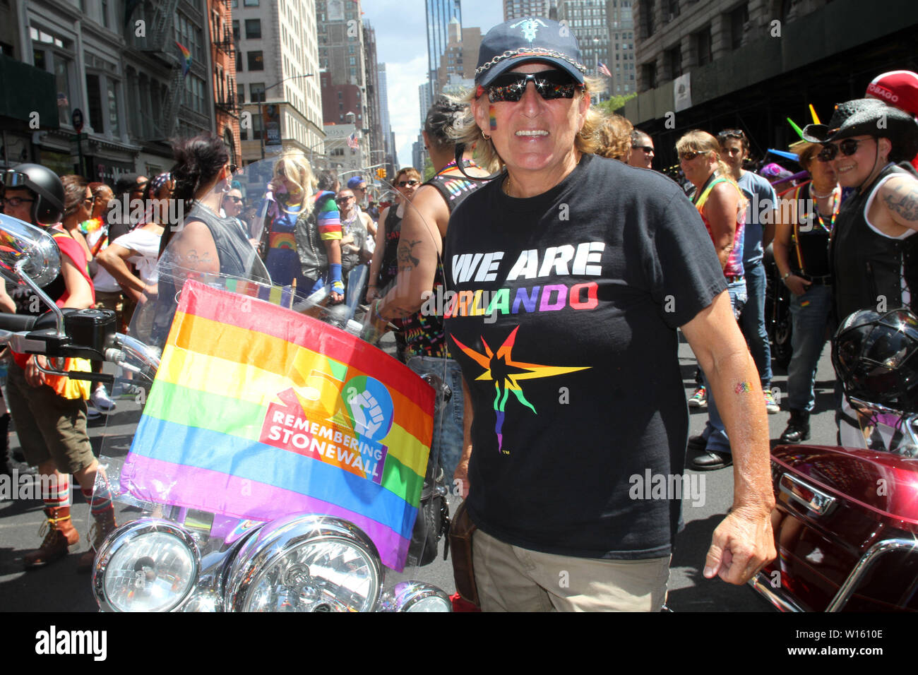 Stonewall uprising hi-res stock photography and images - Alamy