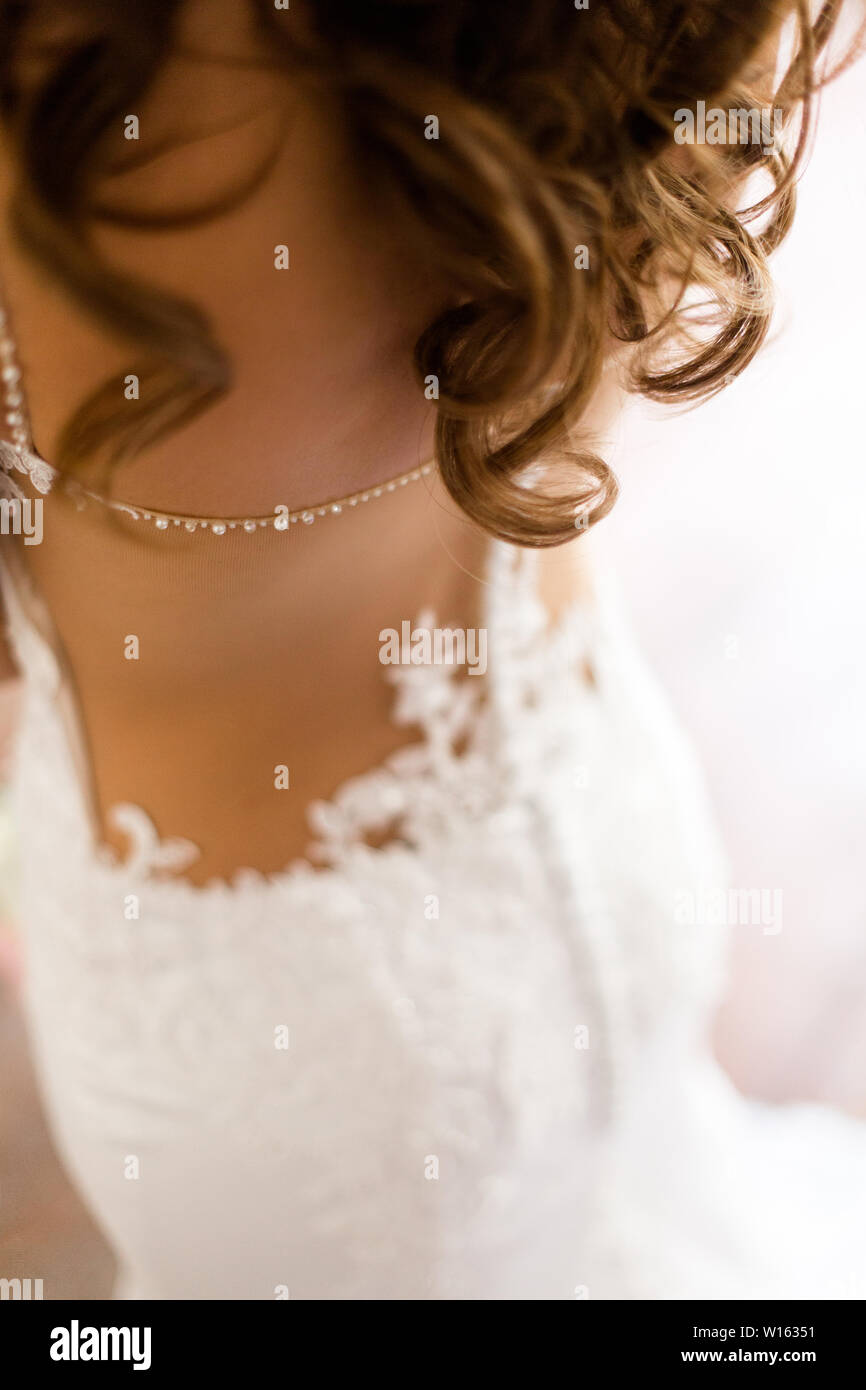 Back of a bride hi-res stock photography and images - Alamy