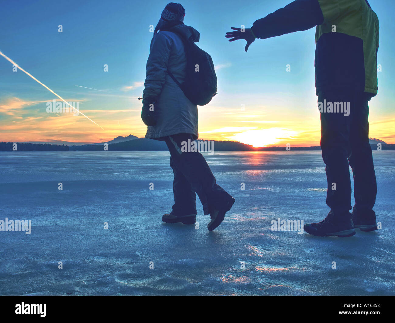 Puffy jackets hi-res stock photography and images - Alamy