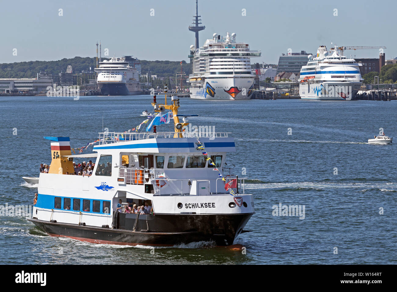 cruise ships Color magic, AIDA prima and AIDA cara, fjord ferry, 125 ...