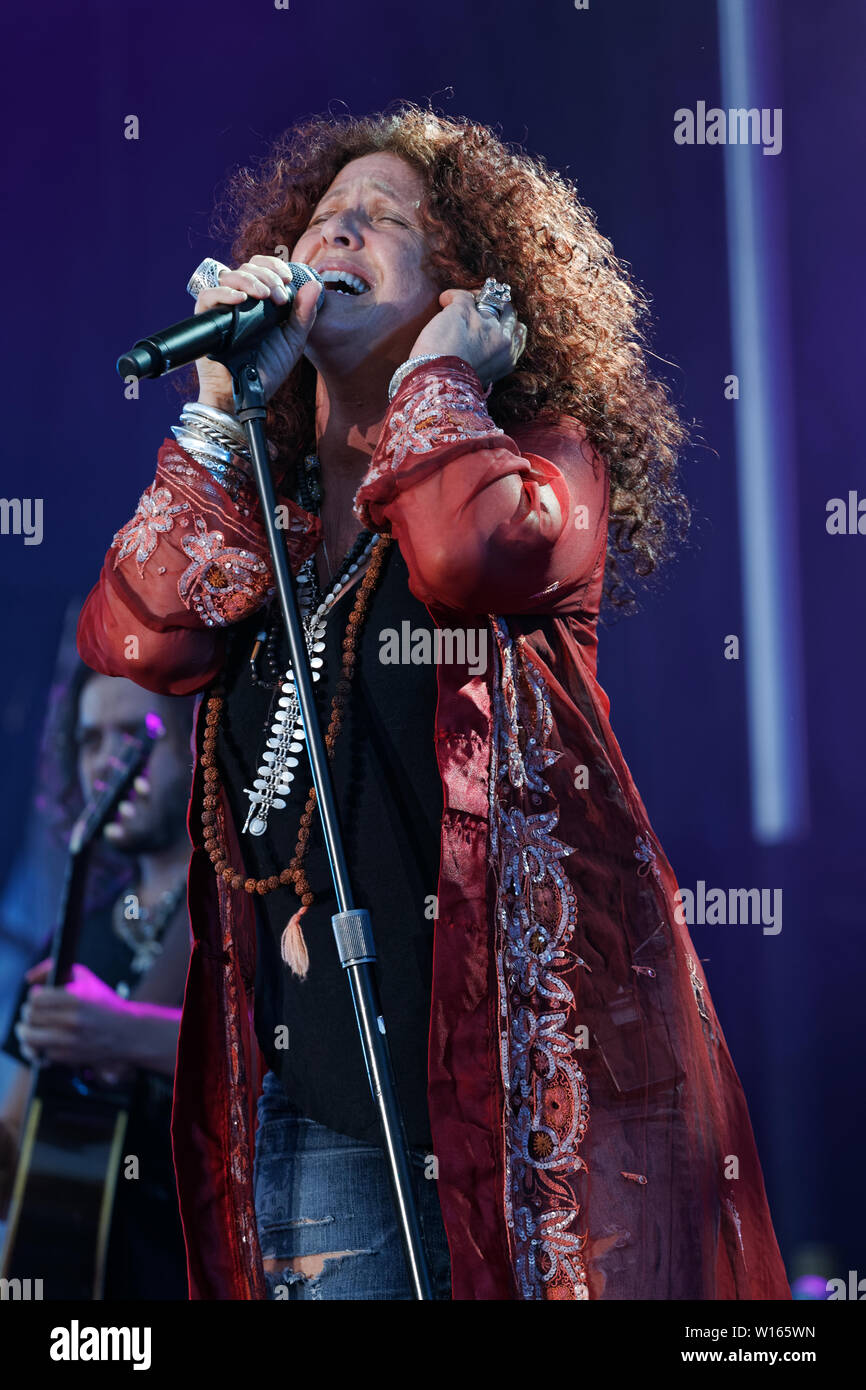 Success People On Stage High Resolution Stock Photography and Images ...